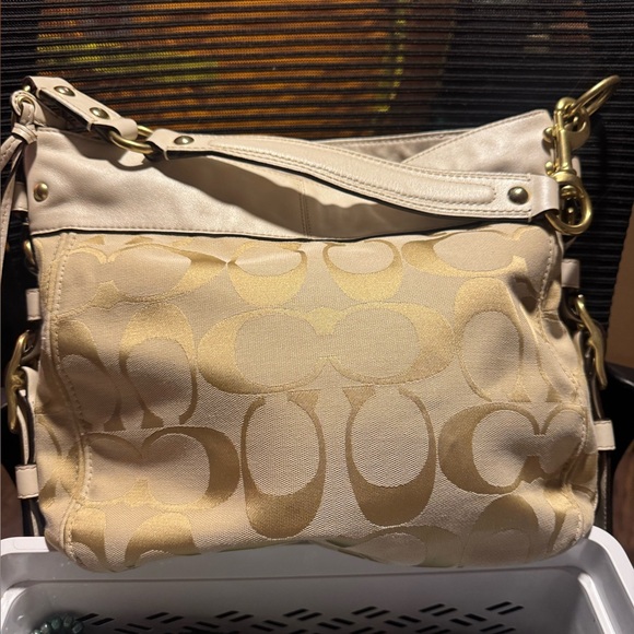 Coach | Bags | Coach Cream And Gold Shoulder Bag With Signature Style ...
